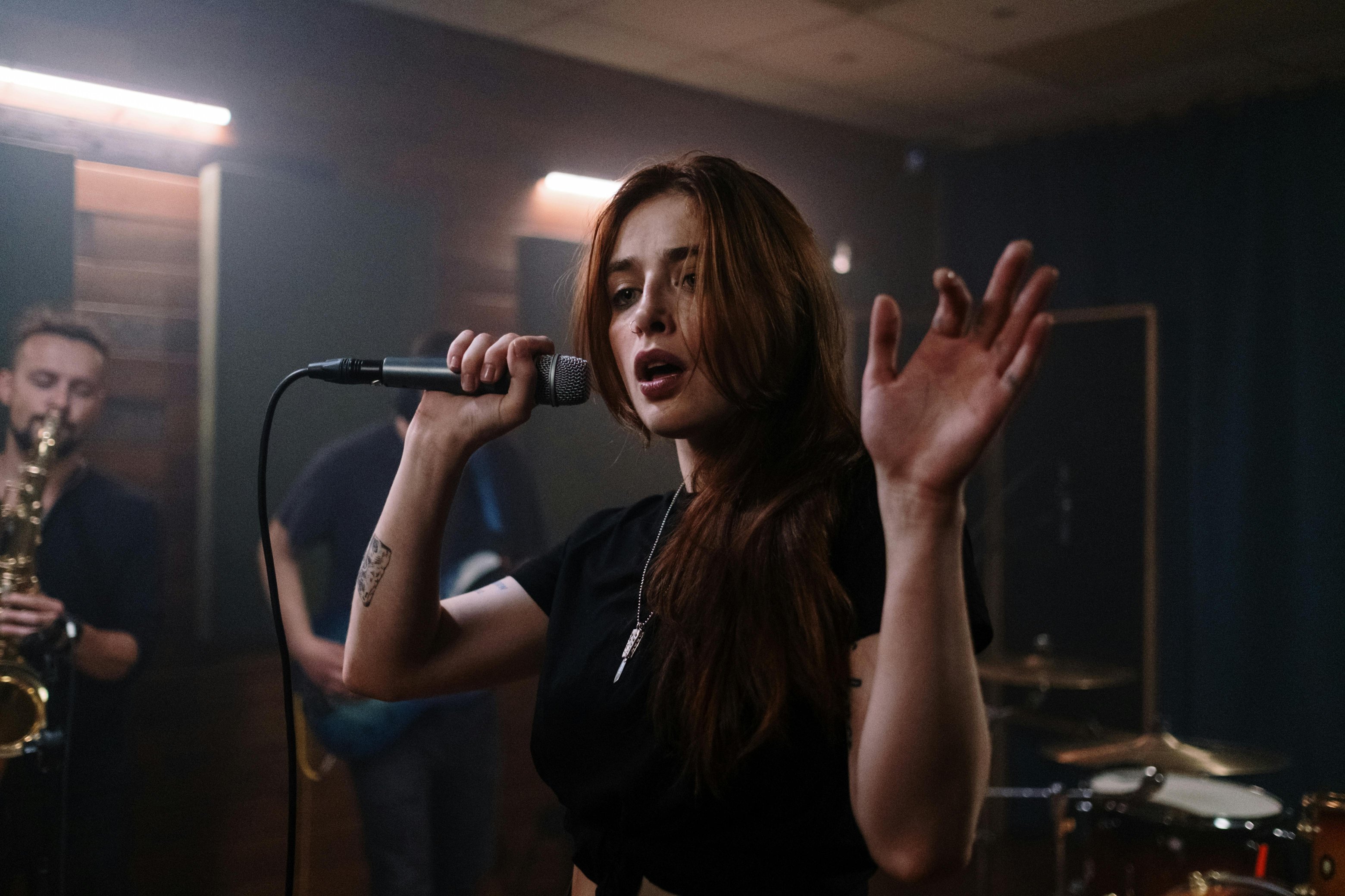 Chanteuses de rock : quand les femmes électrisent la scène