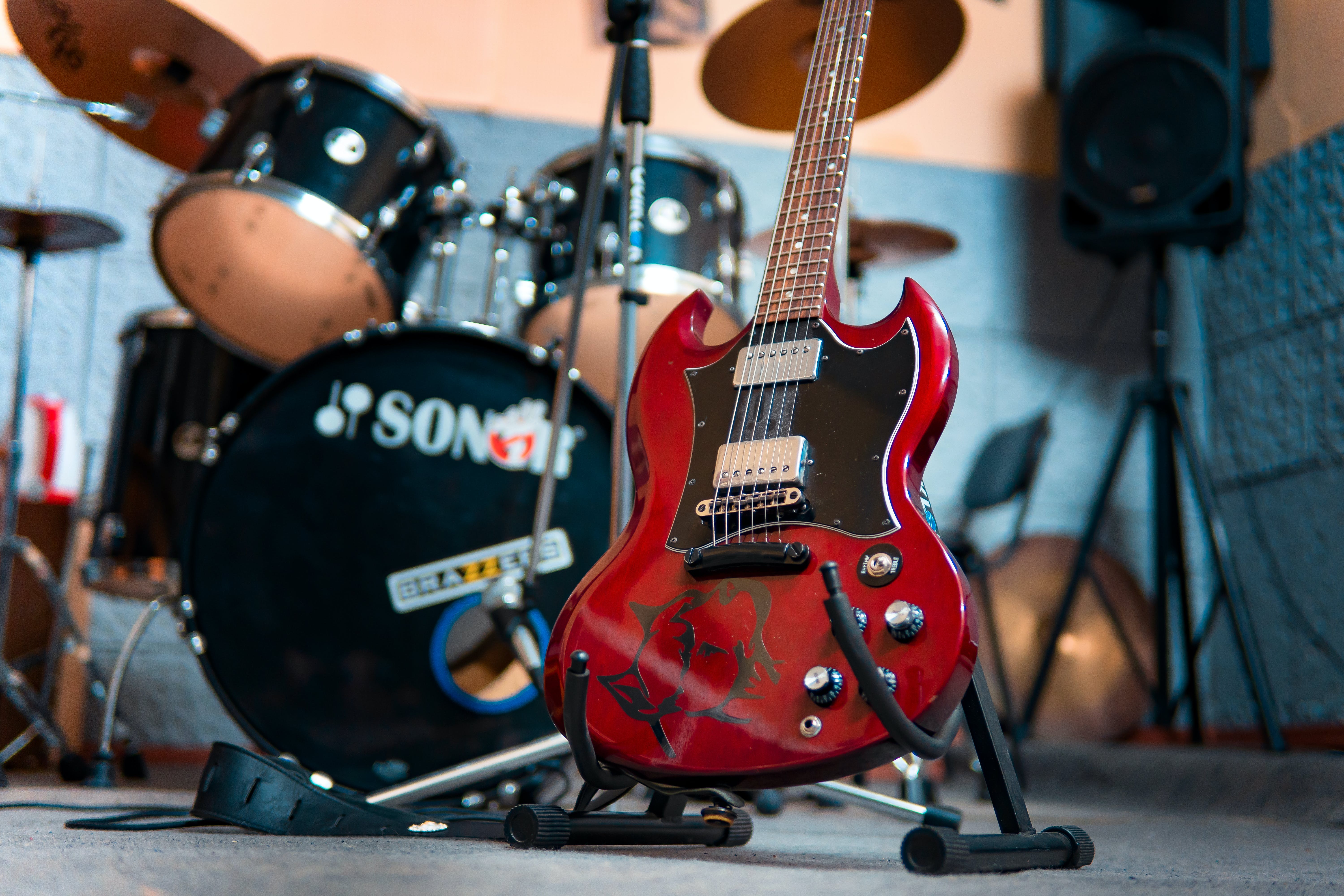 L'accord Fa à la guitare, relevez le défi