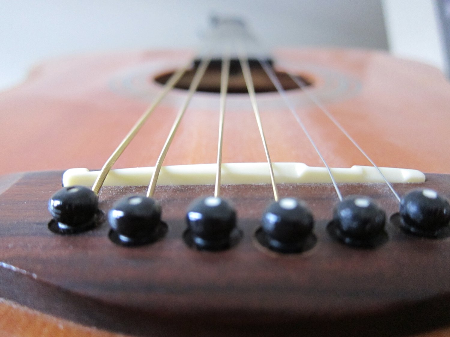 Comment choisir ses cordes de guitare