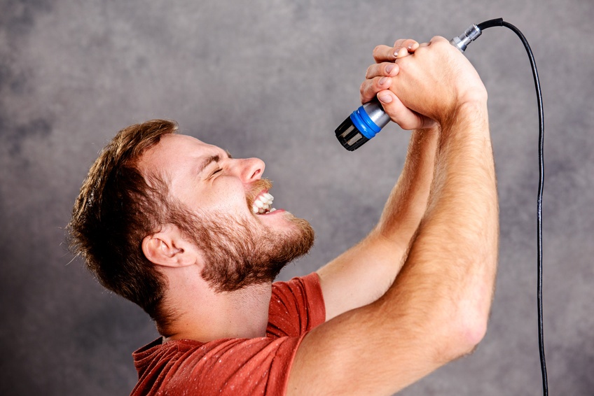 Cours de chant : comment s’améliorer quand on chante faux ? (1/2)