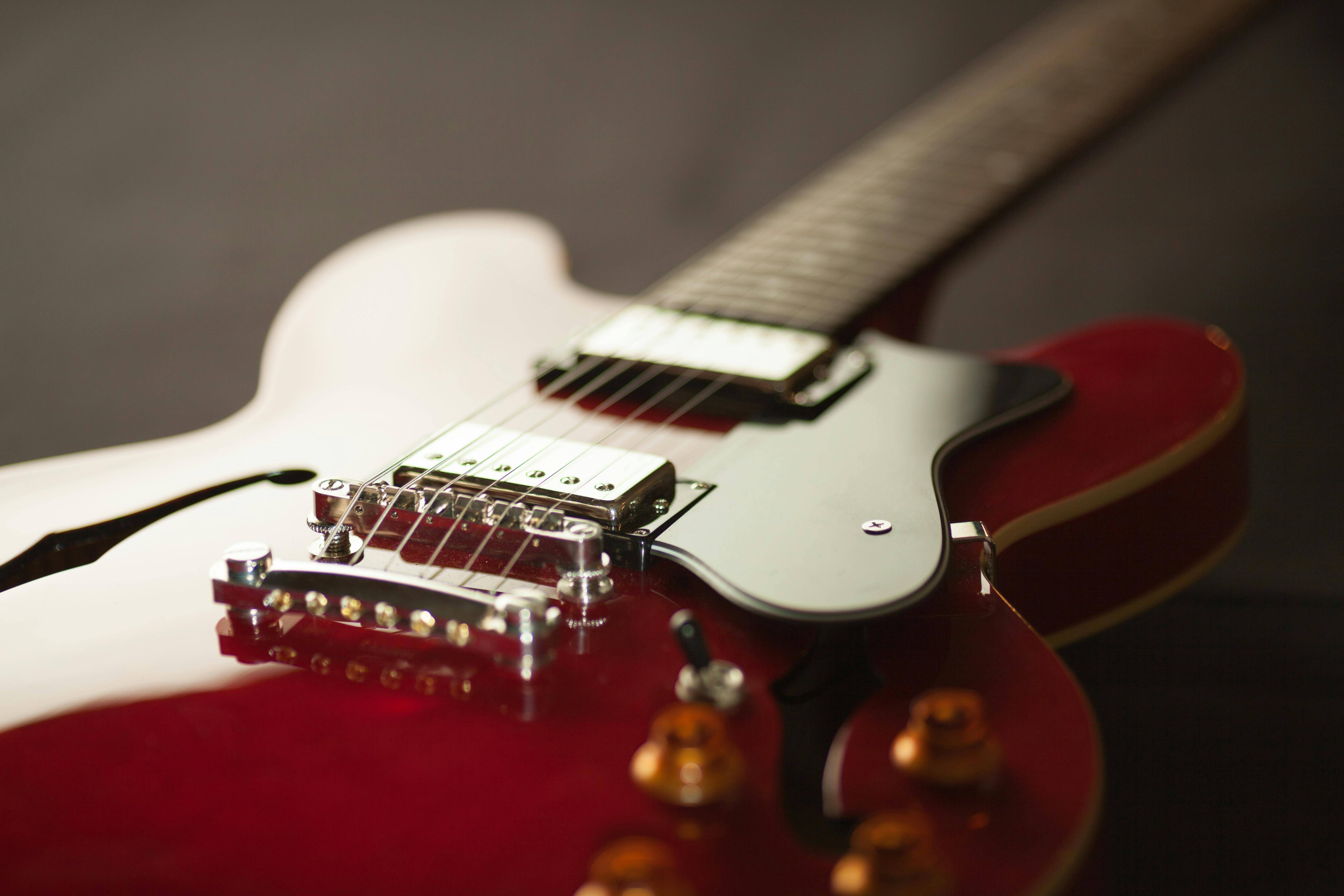 Guitare électrique métal : Tout savoir pour dominer les Riffs